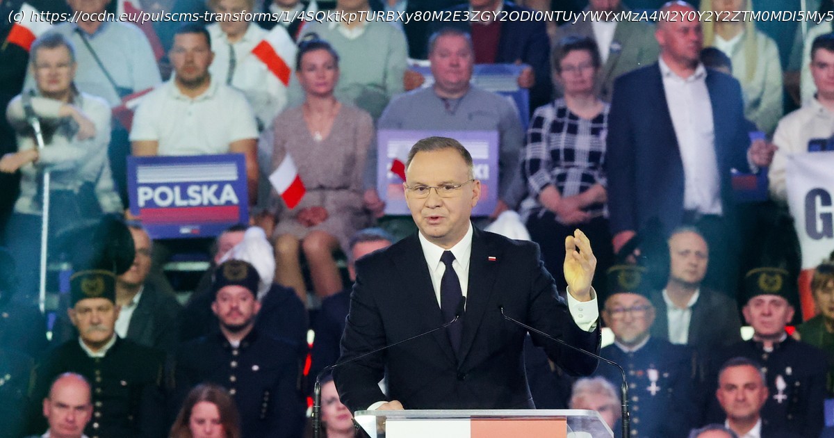 Duda przesadził na konwencji Nawrockiego. "Takie zachowanie nie przystoi prezydentowi" | NewsHub